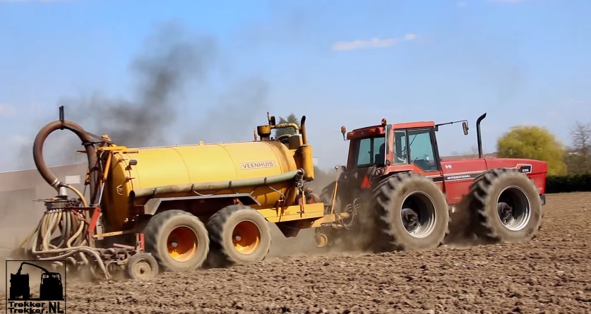 *SPECIAL* Im Video sehen wir eine International 6788 Arbeits und ...