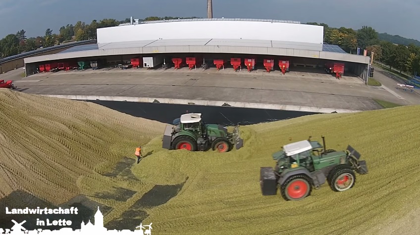 Mais häckseln mit dem Lohnunternehmen J.König. mit Fendt, John Deere ...