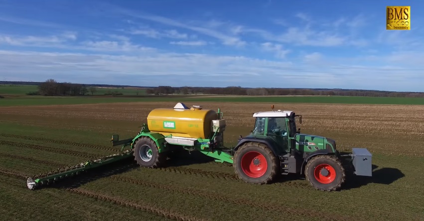 Fendt 820 V mit 12m Injektorgerät - Cultan-Flüssigdüngung ...