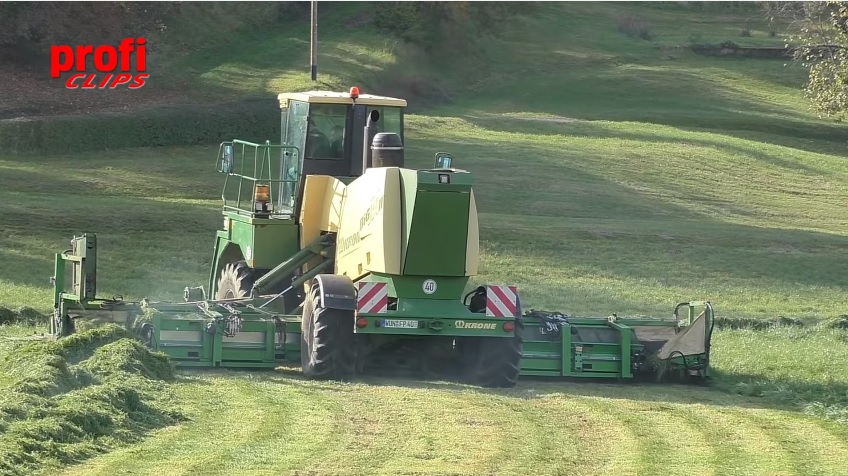 Krone Big M II mit MegaSwathSystem. -profi-