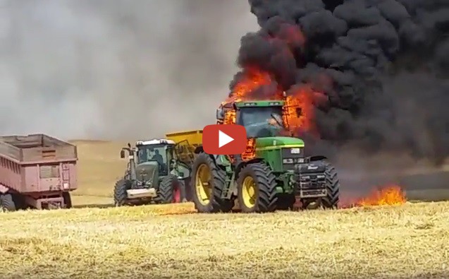 John Deere Trecker brennt ab!