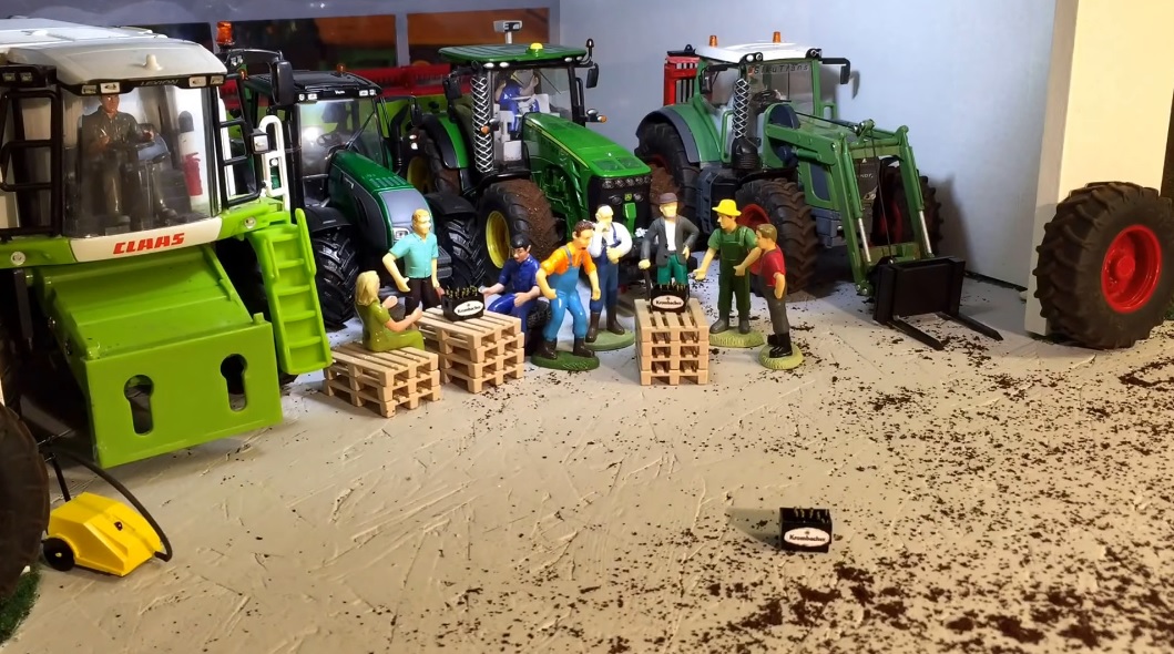 Siku Control. RC Tractor Action. Silvester in Sikuhausen. -- Siku Trans