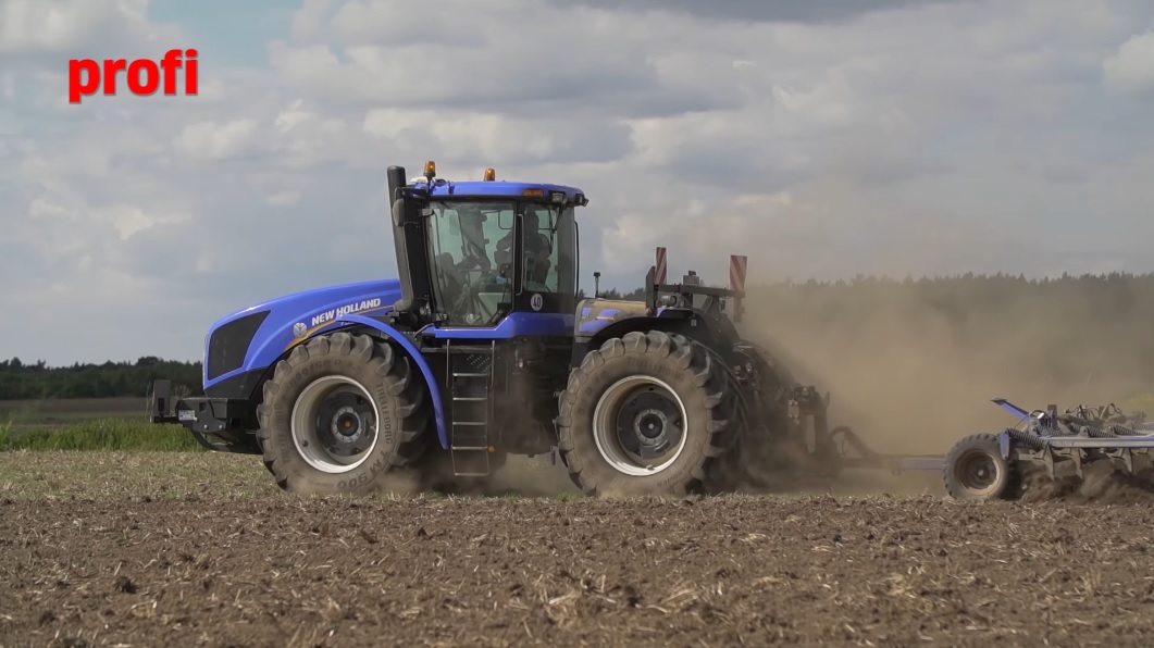 New Holland T9.560 fast 560 PS Listenpreis von gut 389000 Euro-- profi