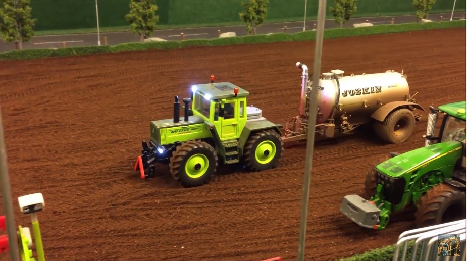 Siku Control. RC Tractor. Ein MB Trac 1800 am Gülle fahren. -- Siku Trans