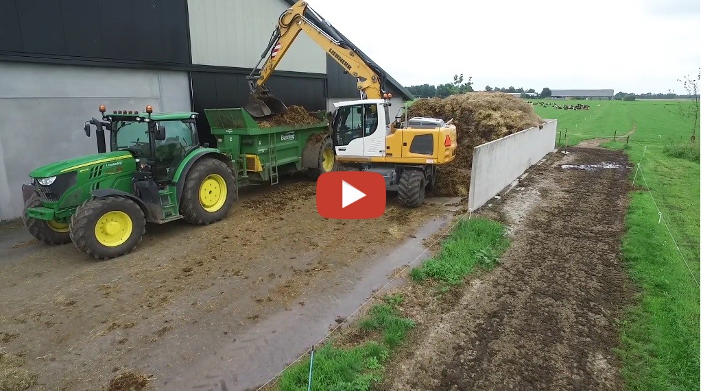 Vaste mest uitrijden | Loonbedrijf V.D. Put| met John Deere trekkers ...