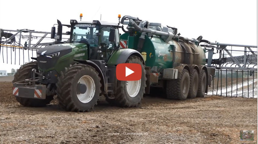 Agrarservice-MV mit einem Fendt 1050 und einem Samson PG II 35 mit 36 ...