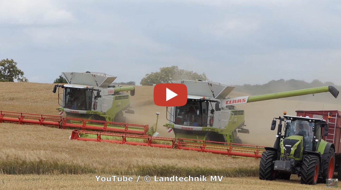 Zwei nagelneue Claas Lexion 780 TT jeweils mit 12,30 Meter Schneidwerk ...