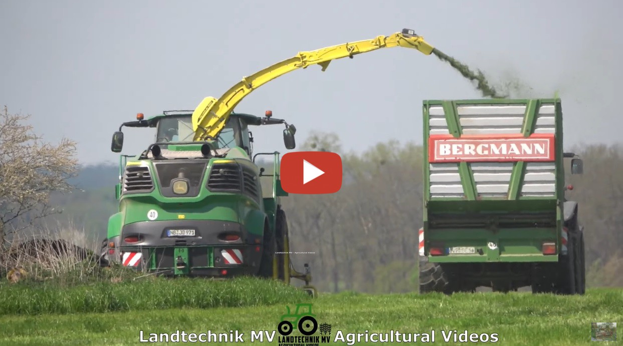 Agrarservice Nordost im ersten Schnitt 2021 mit einem John Deere 9700i ...