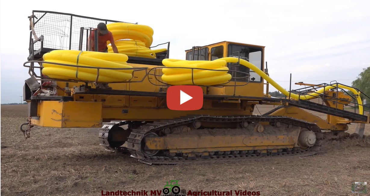 2022 Firma BT Thomsen Drainage GMBH mit einem Caterpillar Inter Drain ...