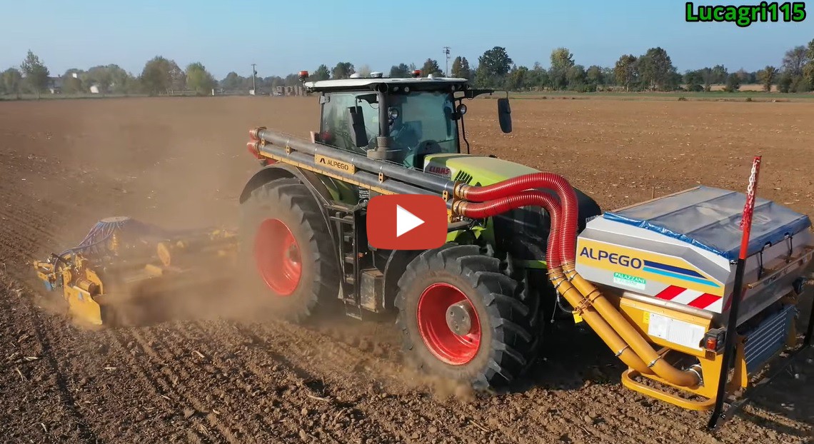 Italien-- Aussaat Triticale 2022 - Claas Axion 940 + Kombi Alpego ASMAX ...