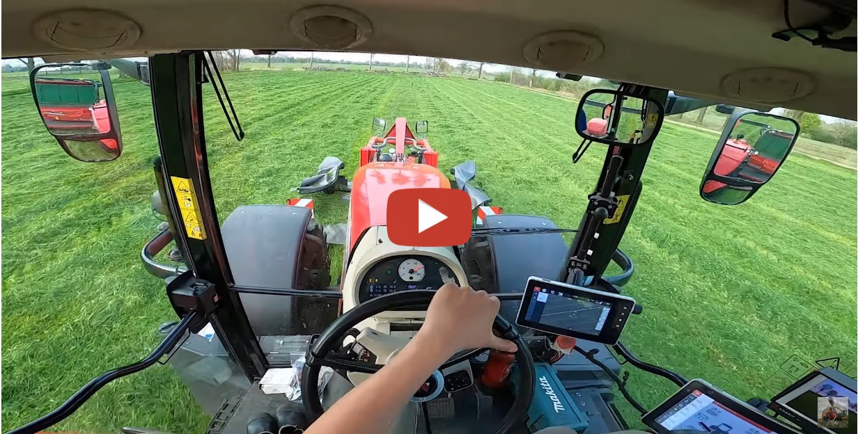Mike van den Hardenberg – Kabinenansicht Mähen mit einem Massey ...
