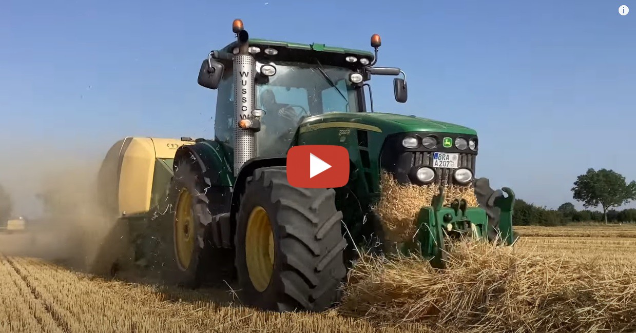 Das Lohnunternehmen Heinz—Dieter—Wussow ist mit einem John Deere 8295 R ...