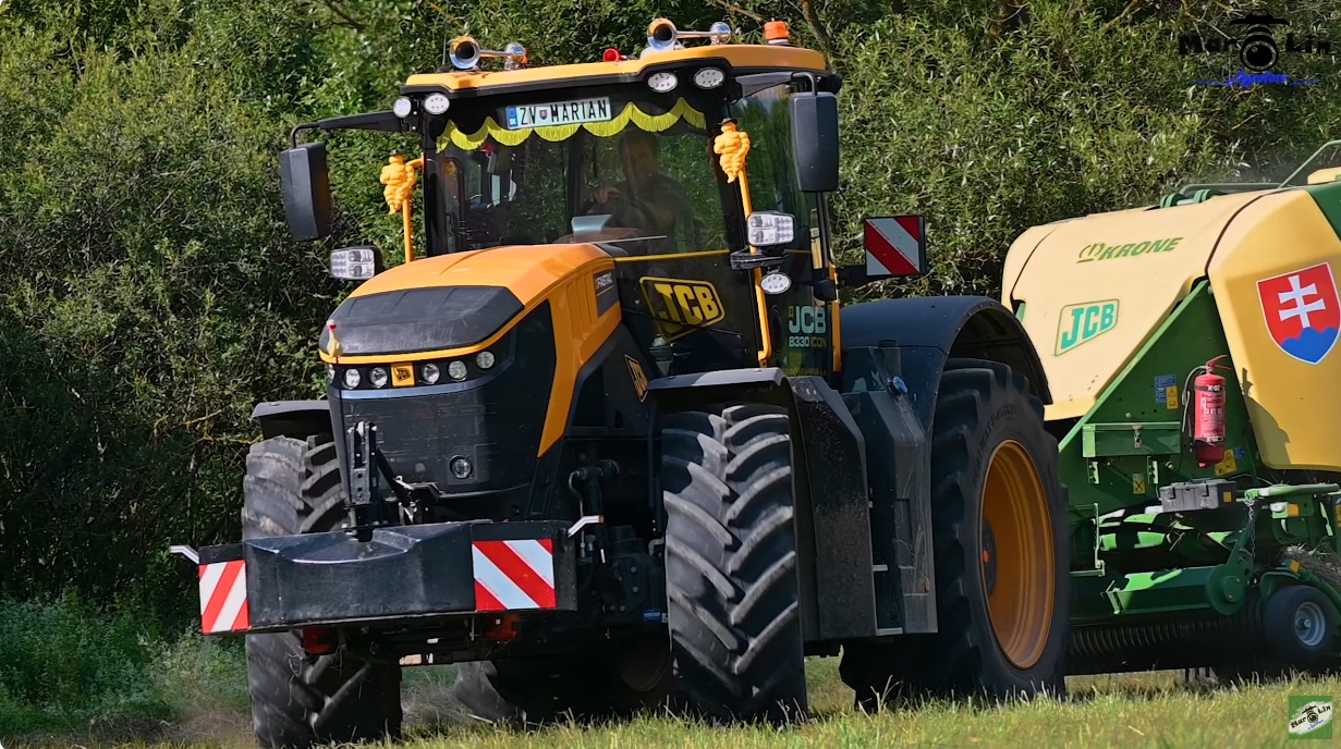 2024 -Pressen und laden - JCB Fastrac 8330 Icon - Krone Big Pack und ...